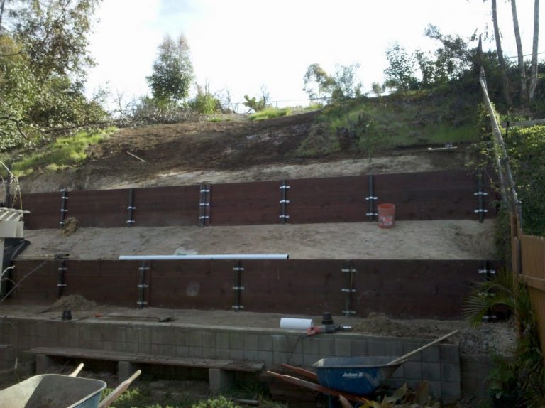 How a Retaining Wall Helps with Landslide Prevention